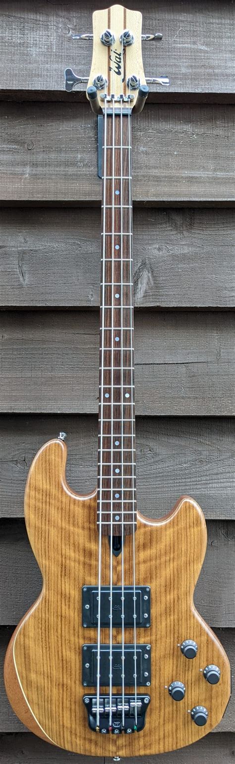 Gallery Wal Basses