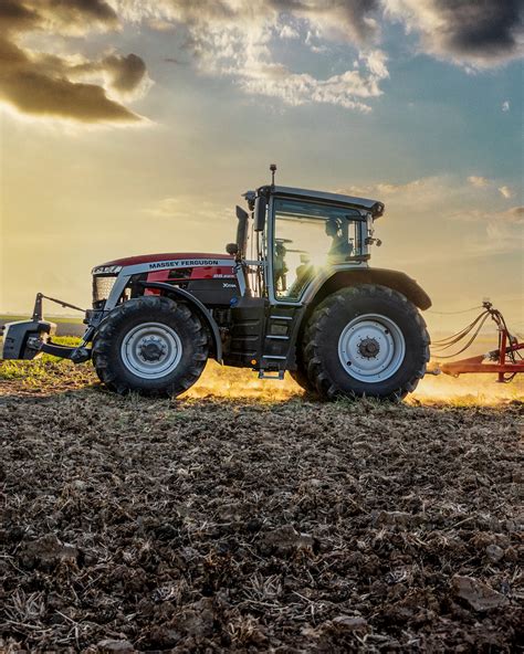 Massey Ferguson Introduceert De Mf 8s Xtra Met Verbeteringen Op Het