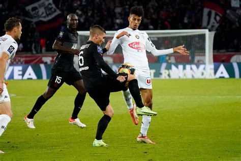 Football Ligue Apr S La Parenth Se Enchant E Du Mondial Boufal Et