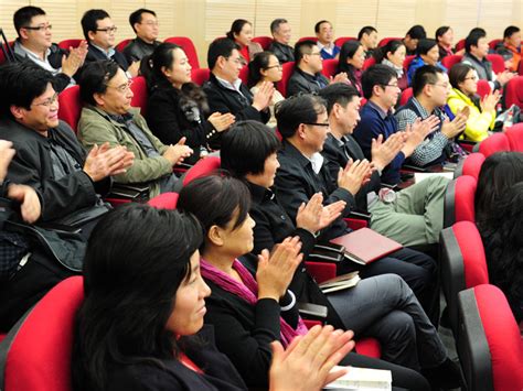 党委理论学习中心组集中学习高校舆情与危机传播（图文）