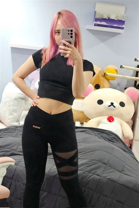 Hinacchi On Twitter Rt Hinacchi Nsfw Anyone Here Like Belly Buttons