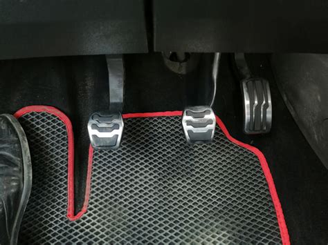 Накладки на педали — Ford Focus II Hatchback, 1,6 л, 2006 года ...