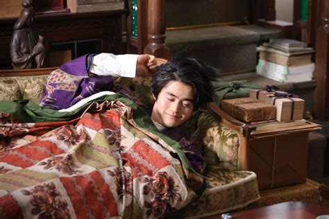 （写真）『嘘解きレトリック』第10話 “左右馬”鈴鹿央士、“鹿乃子”松本穂香の母“フミ”若村麻由美と出くわす ドラマ ニュース
