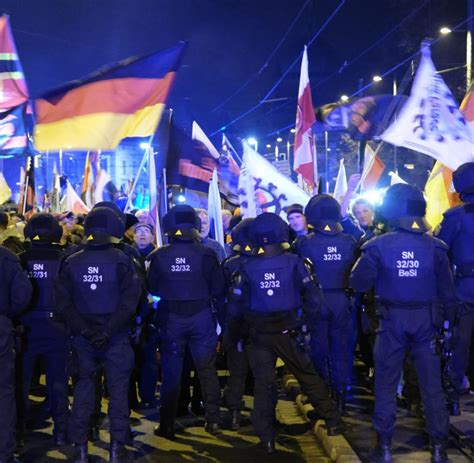 Rechte Kundgebung Trifft Auf Starken Gegenprotest In Leipzig Welt