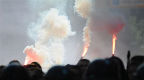 Pyro Beim Frankenderby Wie Kamen Die Böller Ins Stadion