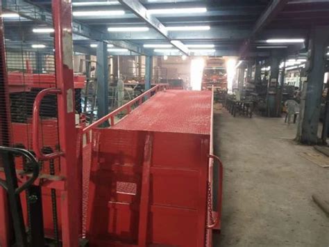 Mild Steel Hydraulic MOVABLE DOCK RAMP Size Capacity Upto Ton Lifting Capacity Ton At
