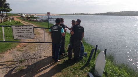 Acesso Com Veículos à Praia Das Pedrinhas Em Macaé Rj é Proibido