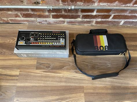 Roland Tr 08 Rhythm Composer Drum Machine Wcase