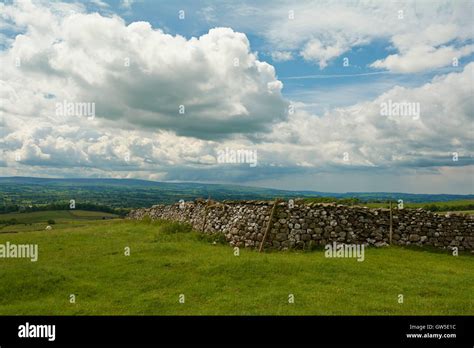 Scenic Views Near To Ingleton Yorkshire Dales England Uk Stock