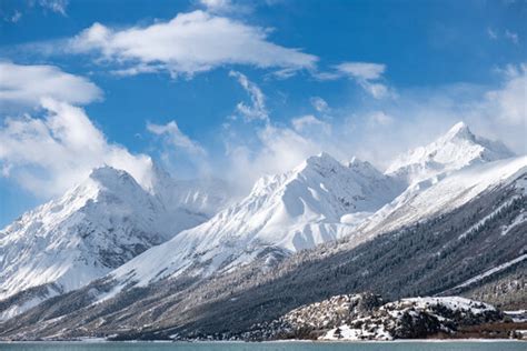 西藏旅游八宿然乌湖雪景风光湖泊池塘自然风景摄影素材汇图网