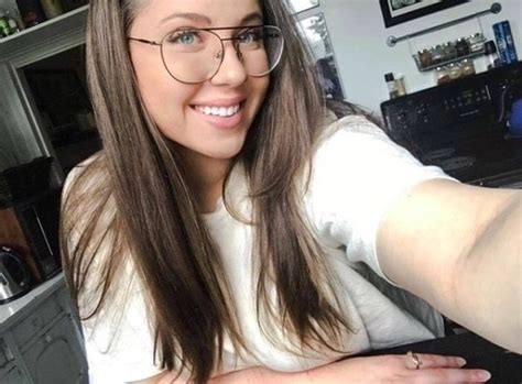 Beautiful Smiling Girls 37 Pics