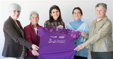 Reunión con las fundadoras de la carrera popular Lilaton de Donostia Temas Emakunde