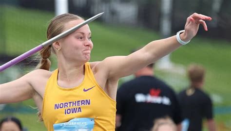College Track And Field Nd Alumn Katy Stephens Wins 2nd Mvc Indoor