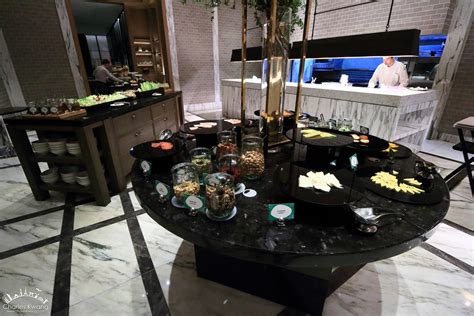 「台北萬豪酒店garden Kitchen」在花園式西餐廳享用週末限定半自助晚餐與飯店住宿早餐台北捷運劍南路站 Charles