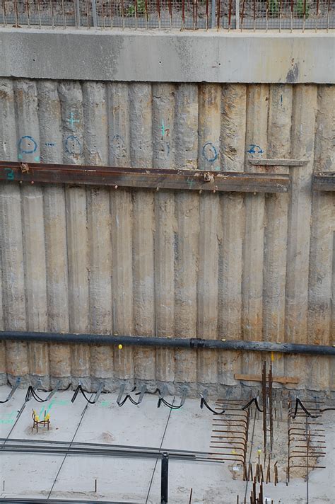 Secant Pile Wall Bracing