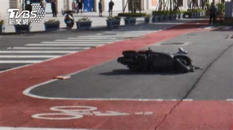 女騎士鬼切迴轉遭撞亡 「來不及煞」瞬間曝│tvbs新聞網
