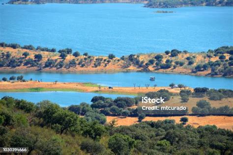 알 케 바 댐 저수지 반도 Alentejo 포르투갈 몬 사 리스에서 본 0명에 대한 스톡 사진 및 기타 이미지 0명 강