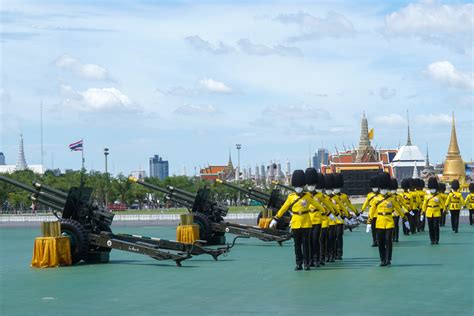 กองพันทหารปืนใหญ่ที่ 1 กรมทหารปืนใหญ่ที่ 1 รักษาพระองค์ ยิงสลุตหลวง 21 นัด เฉลิมพระเกียรติ