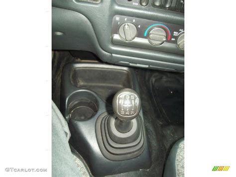 2000 Chevrolet S10 Regular Cab 5 Speed Manual Transmission Photo