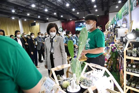 ตรีนุช ปลื้ม ผลงานธุรกิจศูนย์บ่มเพาะผู้ประกอบการอาชีวศึกษา ระดับ 5 ดาว พร้อมผลักดันสู่ตลาดโลก