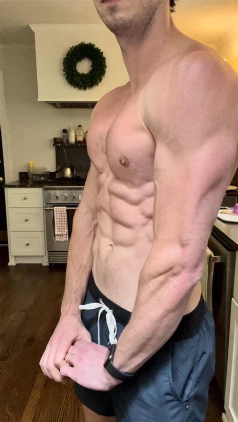 200 Push Ups 4x50 Before Bed To Keep The Pecs Growing R