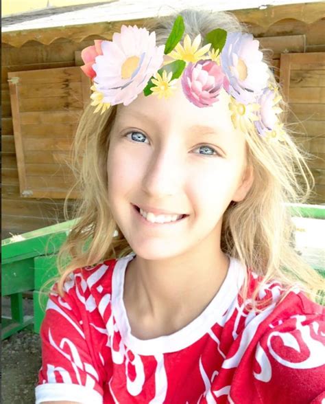 Pin By Minette Isabel On Karina Kurzawa Karina Gamer Girl Casual