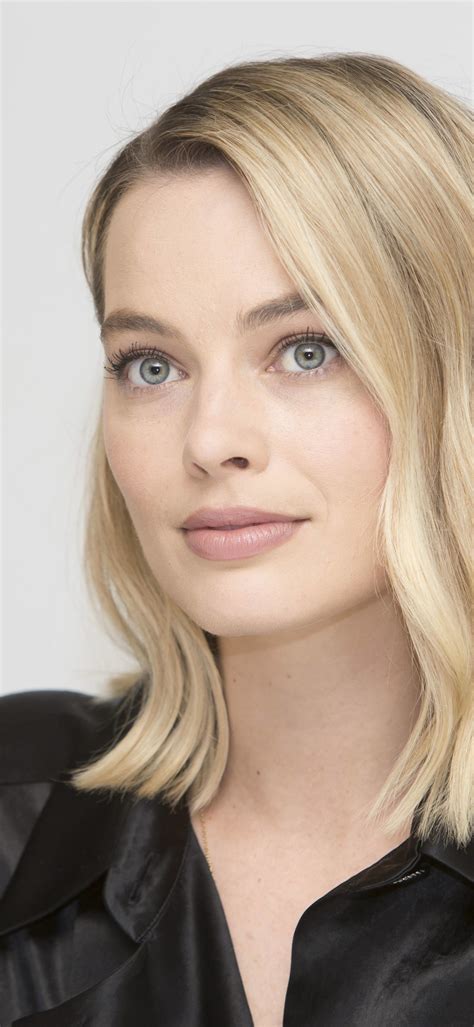 Celebrity Margot Robbie Face Blue Eyes Australian Blonde 1440x3120