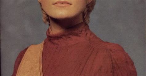 Jennifer Lien As Kes An Ok Om Pin And Neelixs Girlfriend Star Trek Voyager Pinterest