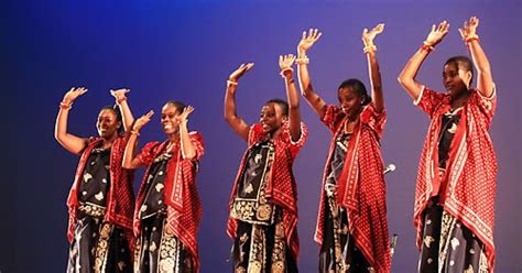 코모로 전통 문화 공연의 매력 속으로