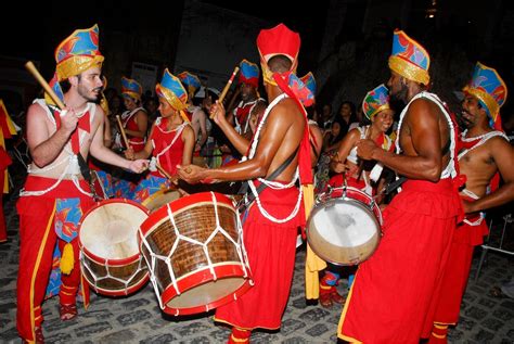 O que é o maracatu expressão artística que une música e dança
