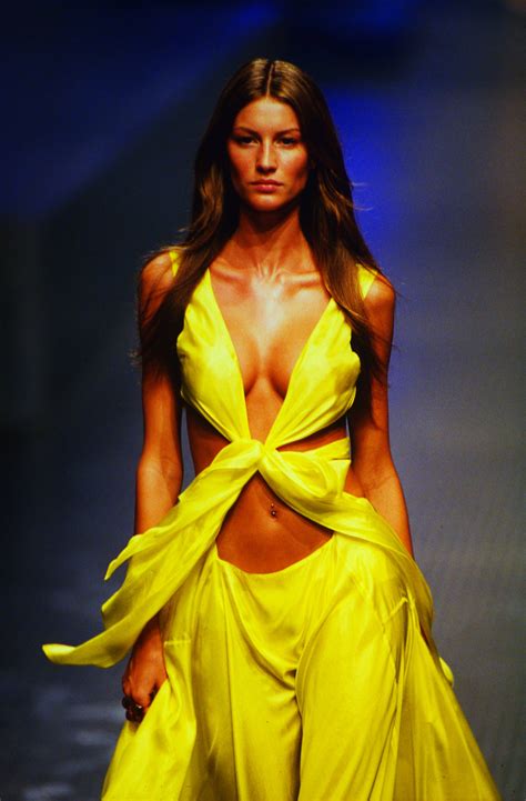 Gisele Bundchen Sexy On The Catwalk Gisele Bundchen Photo 43732757