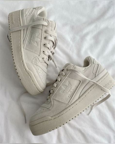 Пин на доске a p p a r e l в 2024 г | Винтажный найк, Обувь adidas ...
