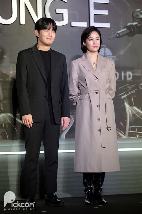 故 강수연 향한 그리움김현주·류경수 눈물 포토