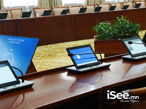 ФОТО Ерөнхий сайдыг огцруулах саналыг хэлэлцэх ТББХ ны ирц бүрдэхгүй 31 3 хувь байна Isee Mn