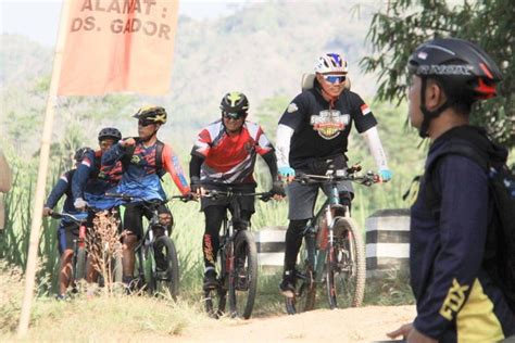 Gowes Seru Dandim 0806trenggalek Beraksi Dalam Kegiatan Bareng Polo Pendem