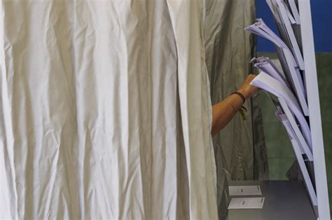 La participación baja en las elecciones del M