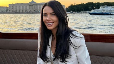 Анастасия Решетова закрывает аккаунт в Инстаграме из за атаки ботов