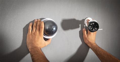 가정용 Cctv 카메라 시스템을 설치하는 기술자 감시에 대한 스톡 사진 및 기타 이미지 감시 기술자 남자 Istock