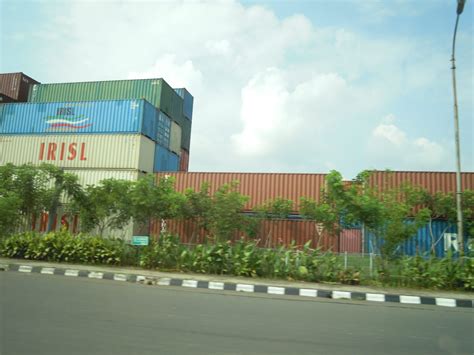 인도네시아 중소기업부 의류 신발 악세사리에 200 관세 제안 월간 봉제기술