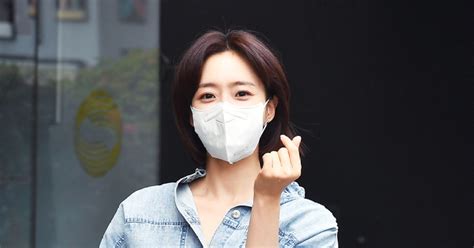 함은정 출근길 청량미 넘치는 미소 포토엔hd