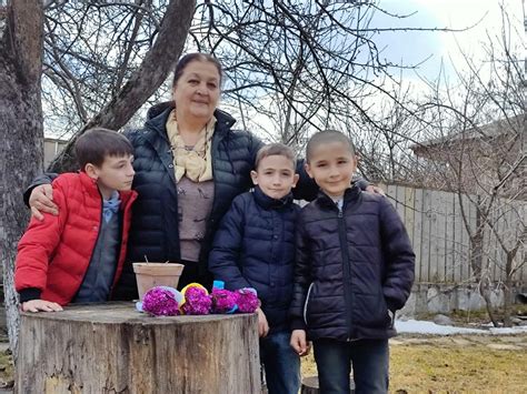 „დედა ნახევარი საუკუნე ემსახურა სკოლას მეც ძალიან მიყვარს ბავშვებთან მუშაობა“ ქეთევან