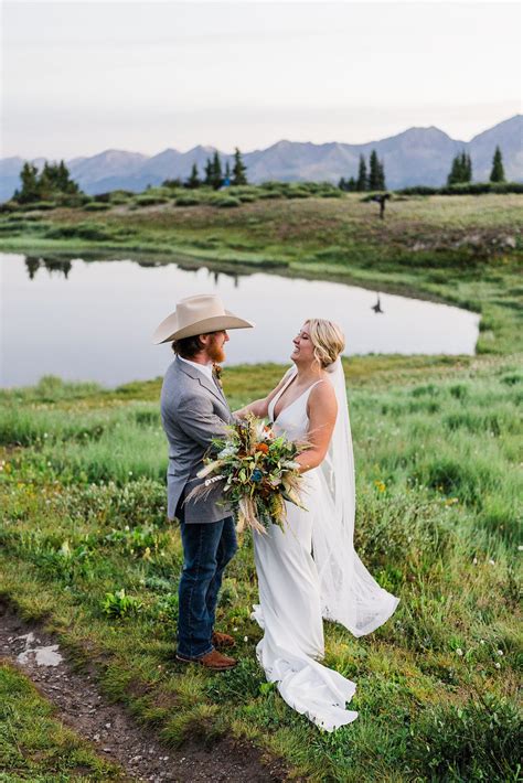 Cottonwood Pass Sunrise Elopement Taylor Garrett