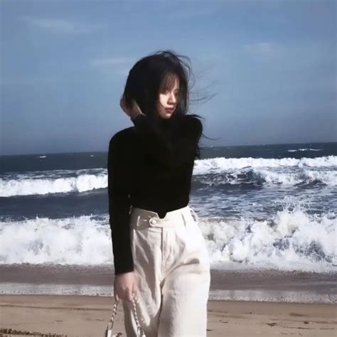 Nguyễn Lê Phương Thùy Wyuht • Threads Say More