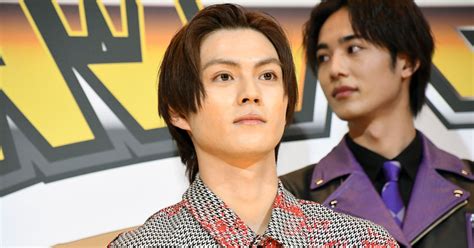 “ギーツ”簡秀吉、大先輩・本宮泰風から賞賛も即ツッコまれる “ガッチャード”本島純政とは「別ベクトルの俳優」｜シネマトゥデイ