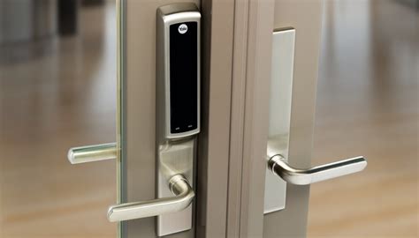 電子鎖沒電怎麼辦？不用找鎖匠、1顆9v電池搞定 備用鑰匙 160958 Cool3c