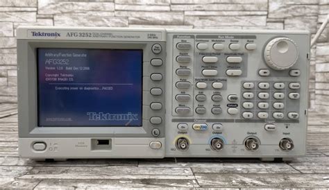 Tektronix Afg3252 2gs S 240mhz テクトロニクス 任意波形ファンクションジェネレーター アマチュア無線 ｜売買されたオークション情報、yahooの商品情報を