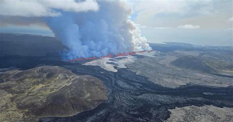 Watch Live Explosive Volcano Eruption Underway In Iceland News