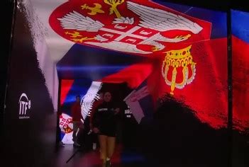 NOVAK I DRUŠTVO POČINJU POHOD NA SALATARU Taktovi poznate srpske pesme