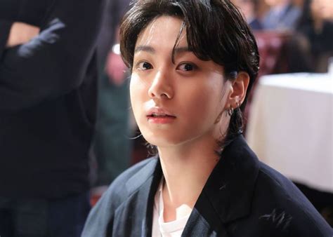 Bts Jungkook Flaunts His Beautiful Physique In New Documentary