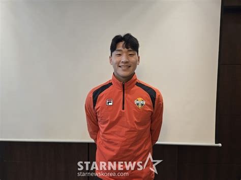 어느새 100경기 출전도 바라보다니 강원 한 팀에서만 7년→gk 이광연 강원 팬들 내가 계속 있는 이유 남해 현장